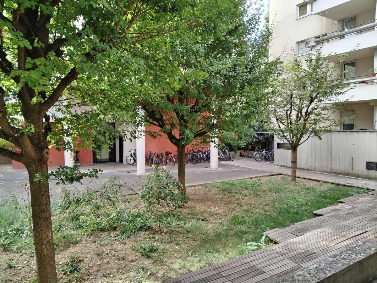 Immeuble 4 pièces de 15 m² à Paris | Chambre chez l'habitant | 850€/mois