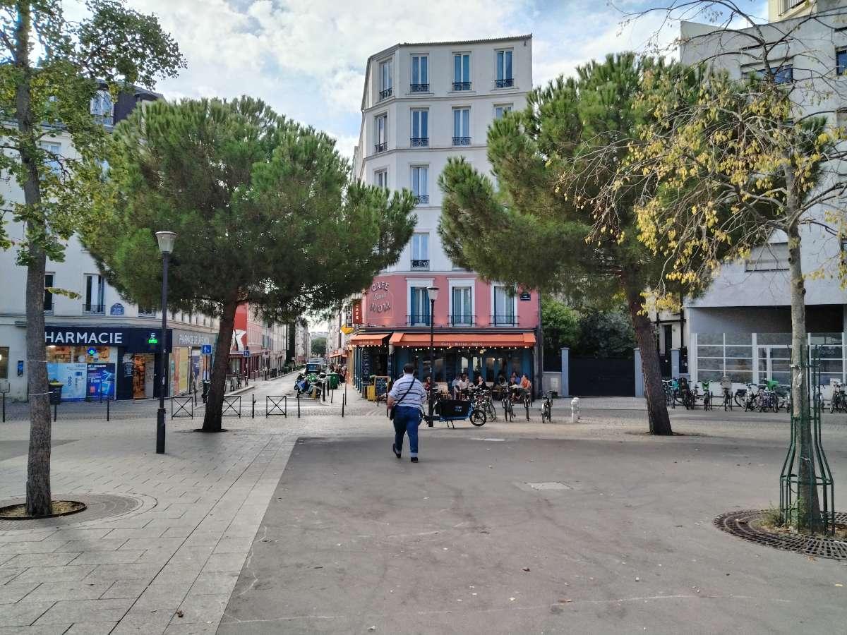 Immeuble 4 pièces de 15 m² à Paris | Chambre chez l'habitant | 850€/mois